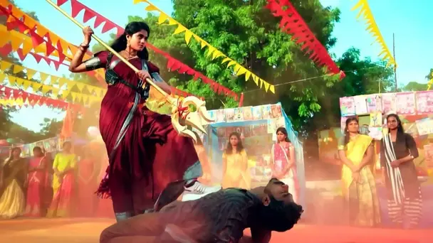 Watch Jagadhatri S1 E638 - Kedar Gives New Clothes to Sreevalli on Zee5 ...