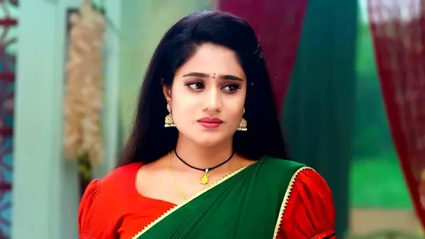 Watch Jagadhatri S1 E638 - Kedar Gives New Clothes to Sreevalli on Zee5 ...