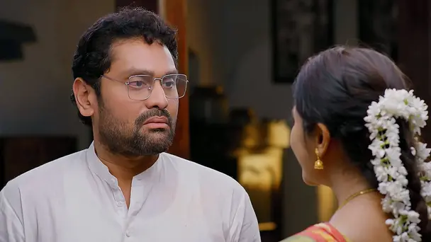 Watch Salangai Oli S1 E225 - Nakshatra Takes a Drastic Step on Zee5 ...