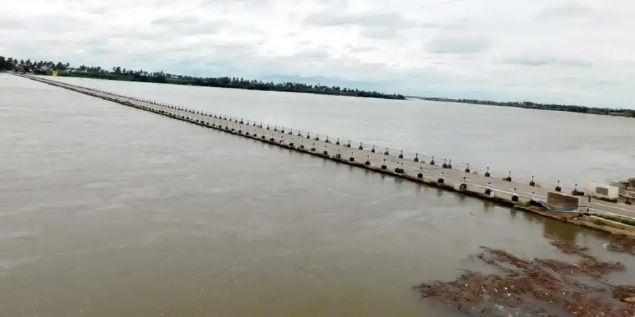 Watch Gangavathi-Kampli Bridge Submerged In Rain Water At Koppal on ...