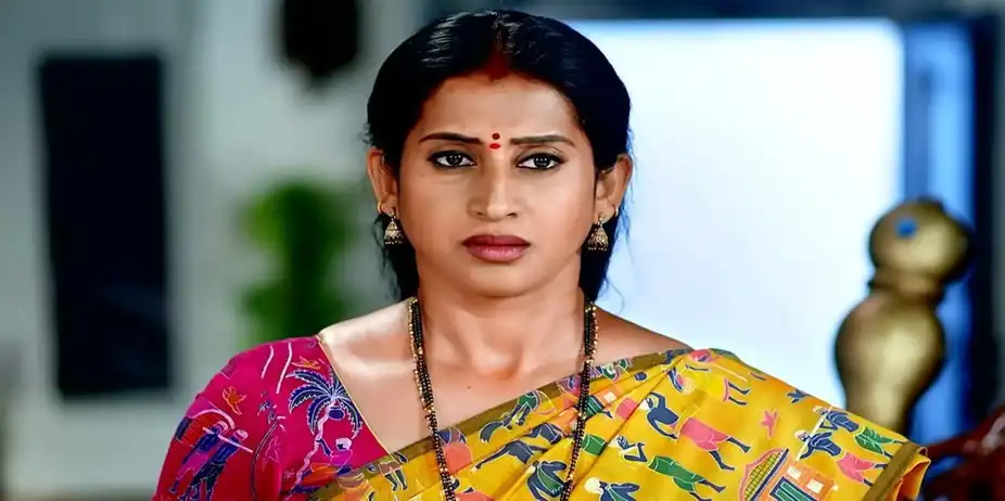 Watch Inti Guttu S1 E550 - Kalavathi Apologises to Showrya on Zee5 with ...