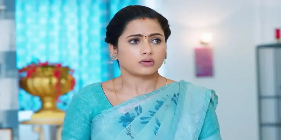 Watch No.1 Kodalu S1 E469 - Saraswati’s Shocking Decision on Zee5 with Tata Play Binge