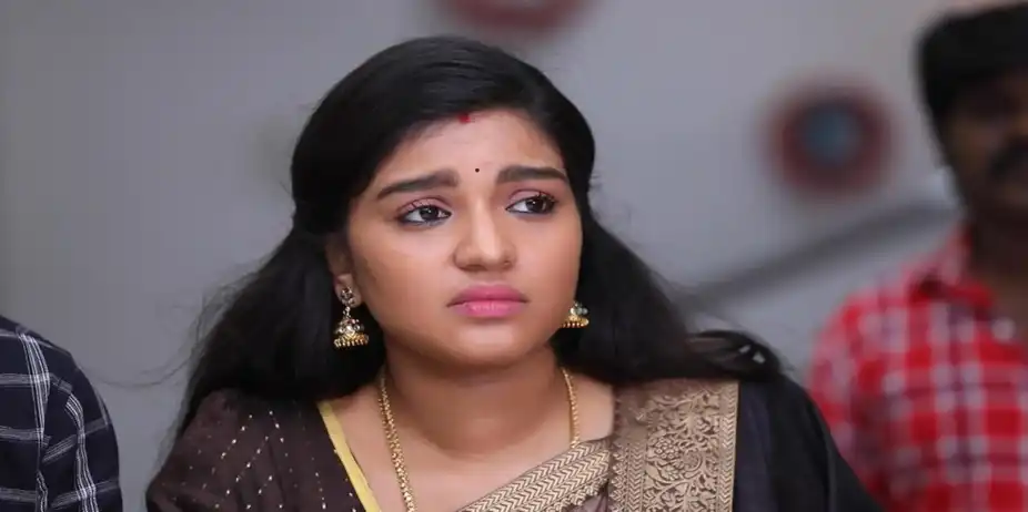 Watch Sembaruthi S1 E990 - Vanaja Gets Parvathy's Injury Examined on ...