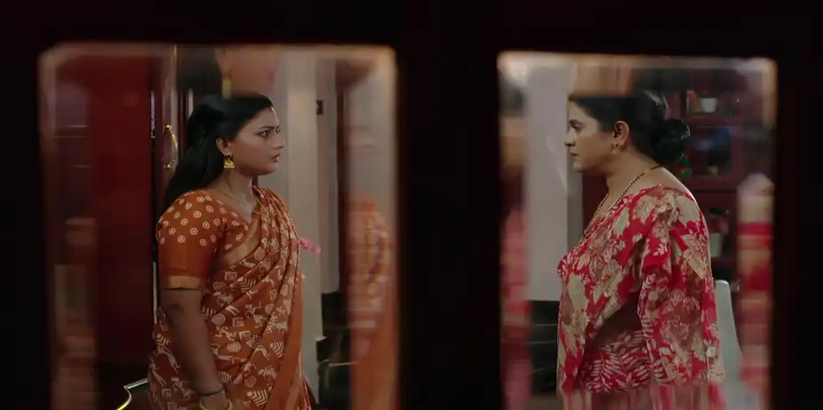 Watch Chempaneer Poovu S1 E49 - Chandramathi Troubles Revathy on JioHotstar with Tata Play Binge