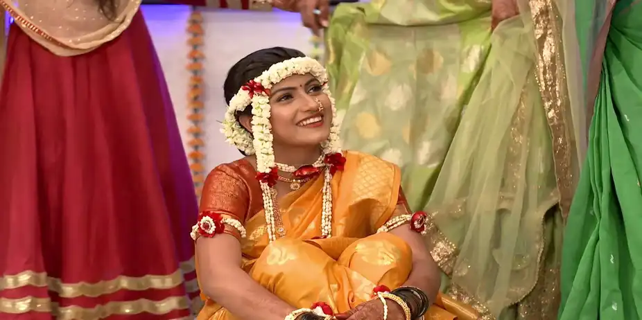 Watch Free Chhatriwali S1 E278 - Madhura's Haldi Ceremony and other ...